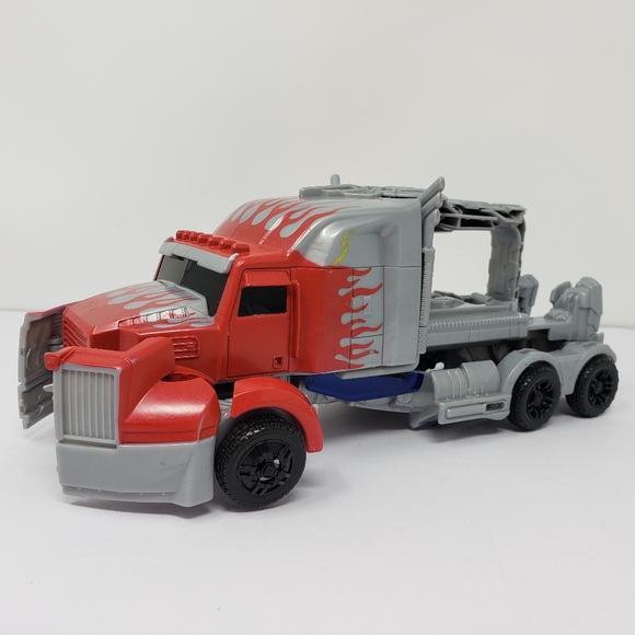 Toys | 214 Hasbro Transformers Flip And Change Silver Knight Optimus ...